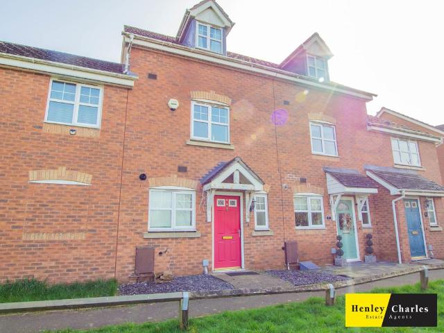 3 bedroom terraced house for sale
