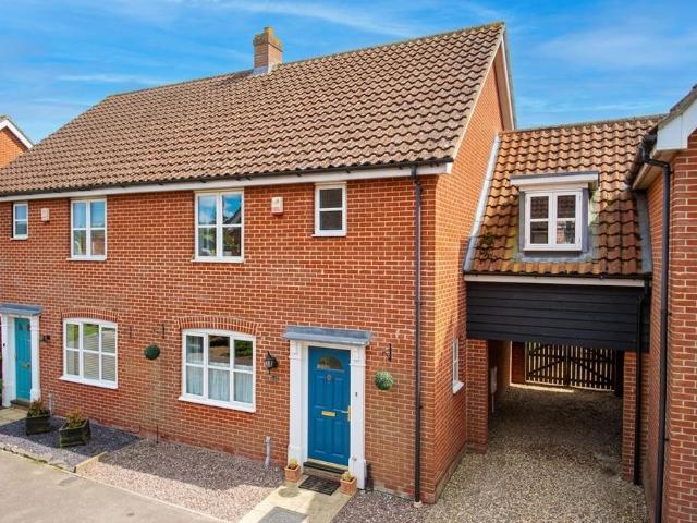 3 bedroom terraced house for sale