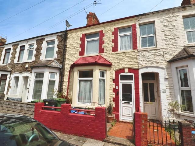 3 bedroom terraced house for sale