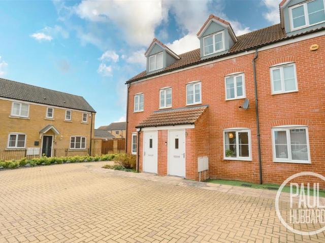 3 bedroom terraced house for sale