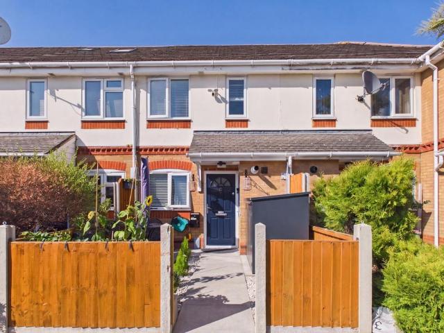 3 bedroom terraced house for sale
