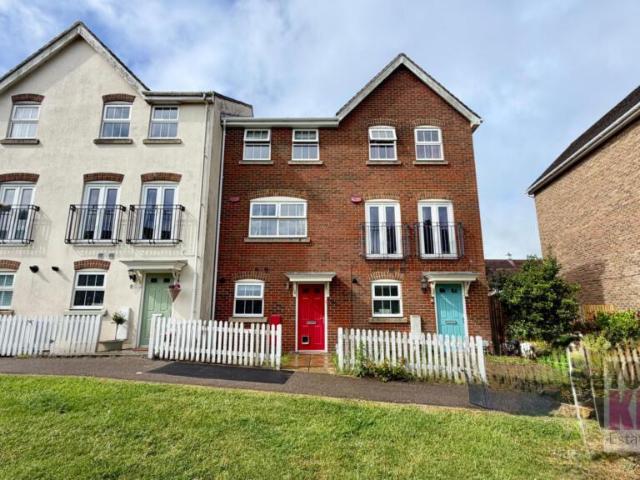 3 bedroom terraced house for sale