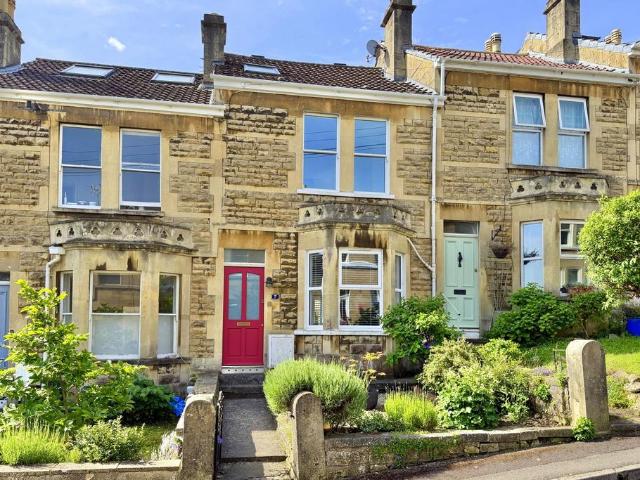 3 bedroom terraced house for sale