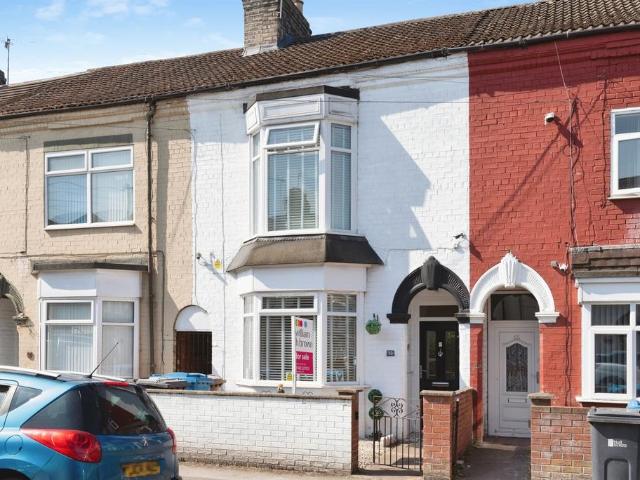 3 bedroom terraced house for sale