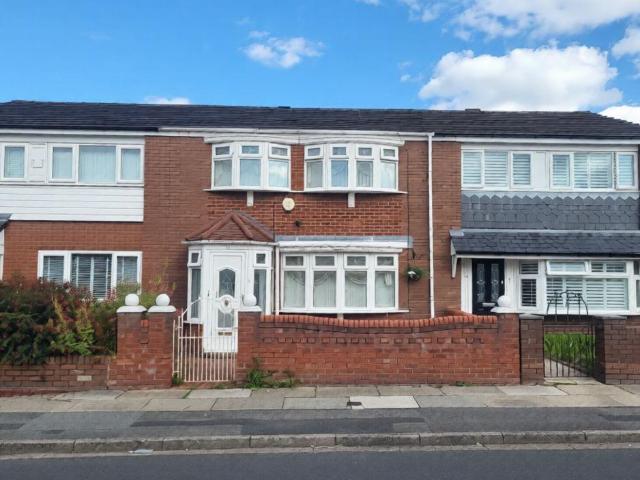 3 bedroom terraced house for sale