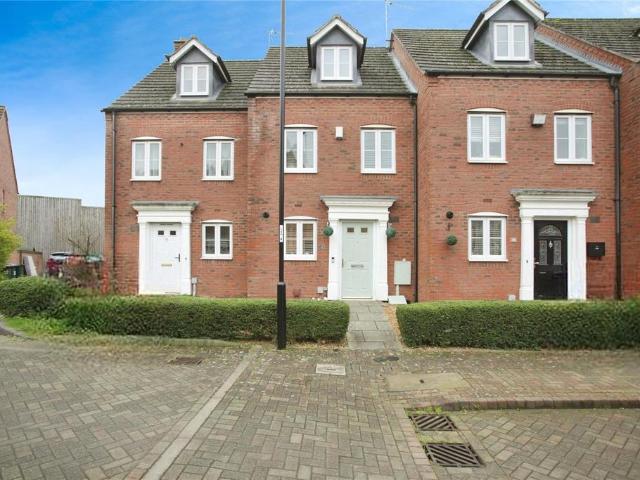 3 bedroom terraced house for sale