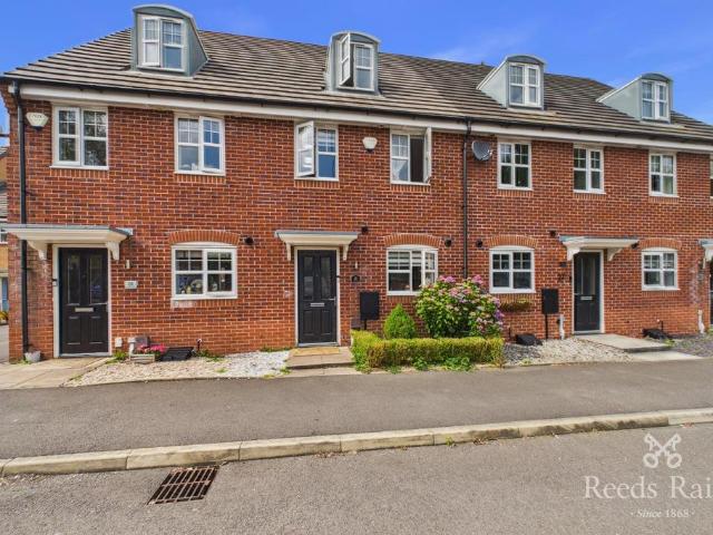 3 bedroom terraced house for sale