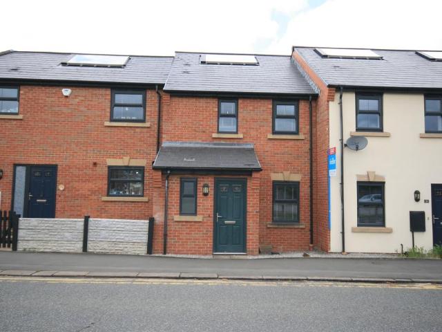 3 bedroom terraced house for sale