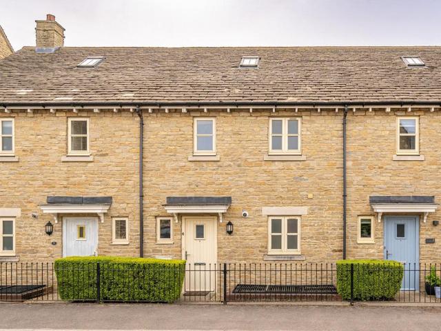 3 bedroom terraced house for sale
