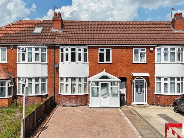 3 bedroom terraced house for sale