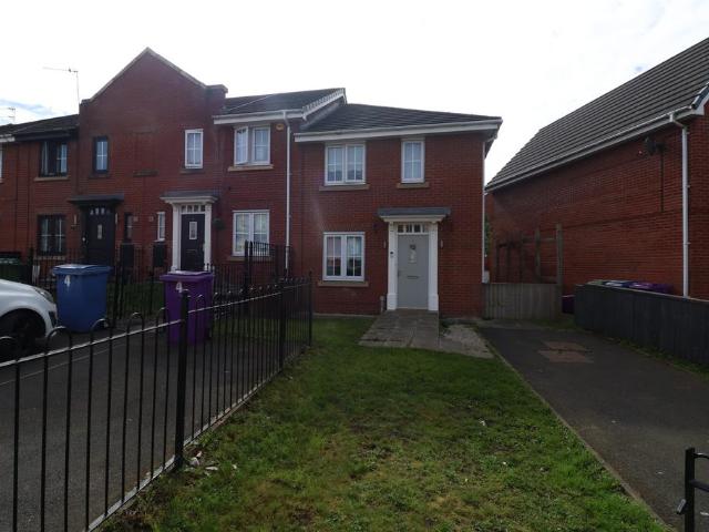 3 bedroom terraced house for sale