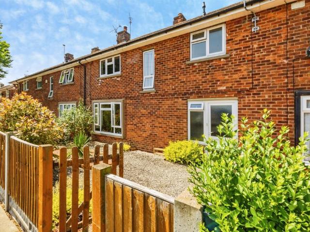 3 bedroom terraced house for sale