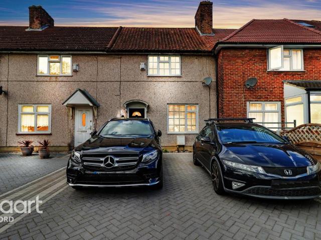 3 bedroom terraced house for sale