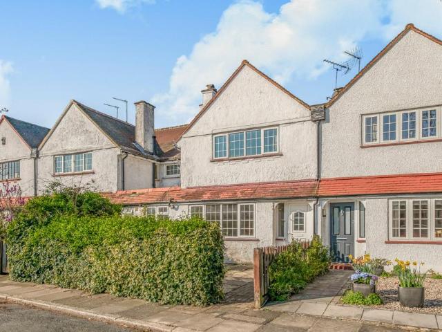 3 bedroom terraced house for sale