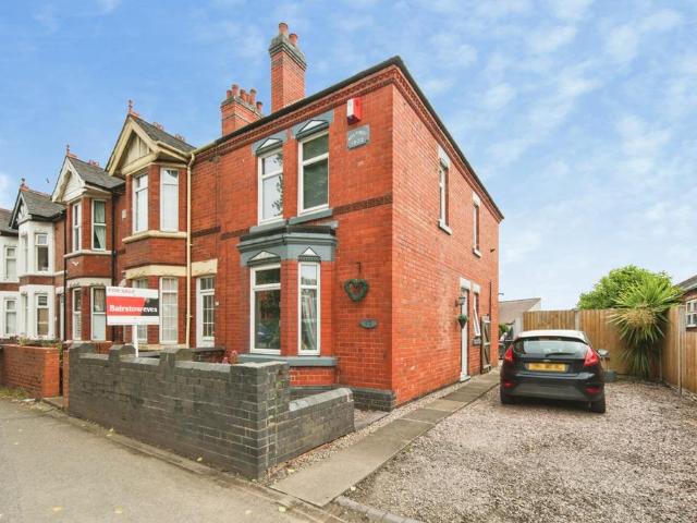 3 bedroom terraced house for sale