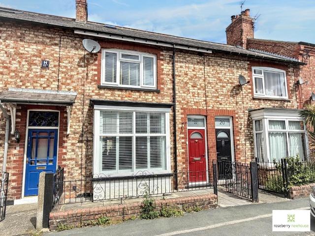 3 bedroom terraced house for sale
