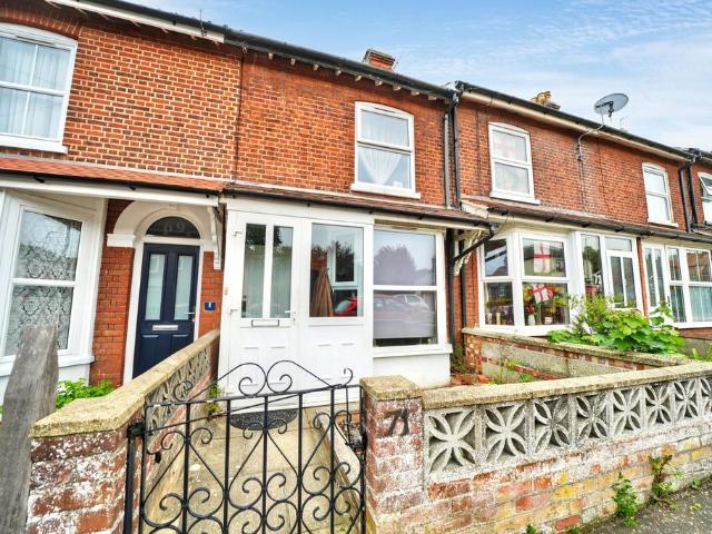 3 bedroom terraced house for sale