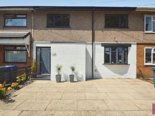 3 bedroom terraced house for sale