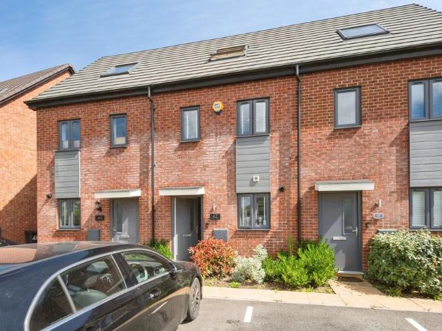 3 bedroom terraced house for sale