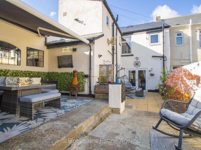 3 bedroom terraced house for sale