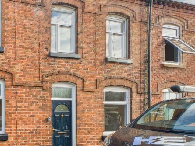 3 bedroom terraced house for sale