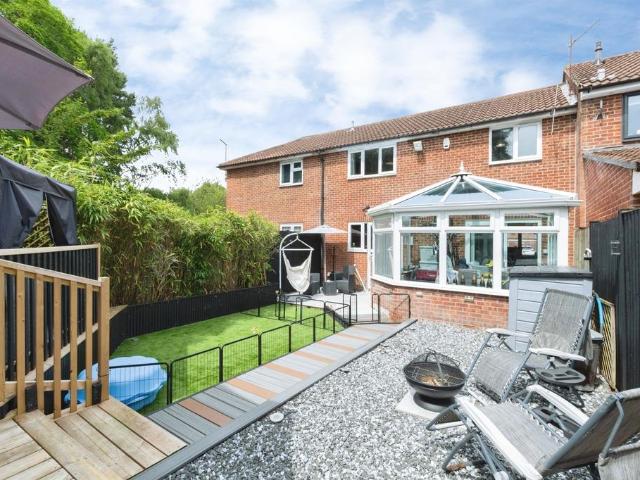 3 bedroom terraced house for sale