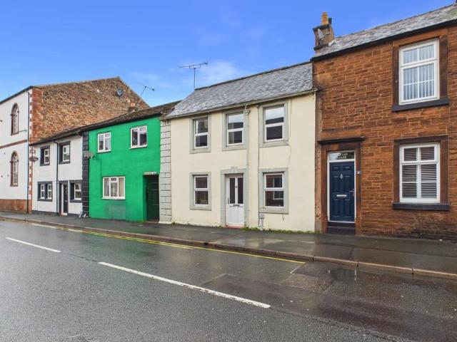 3 bedroom terraced house for sale