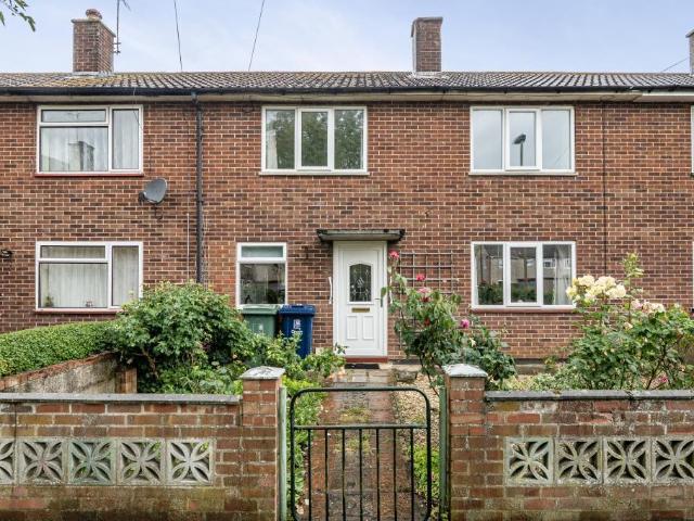 3 bedroom terraced house for sale