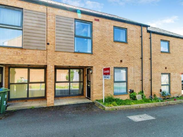 3 bedroom terraced house for sale