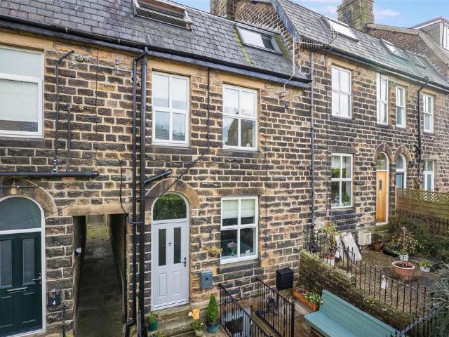 3 bedroom terraced house for sale