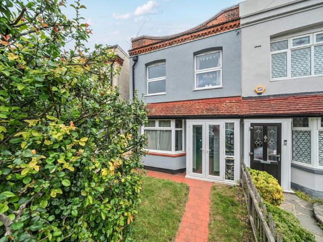 3 bedroom terraced house for sale