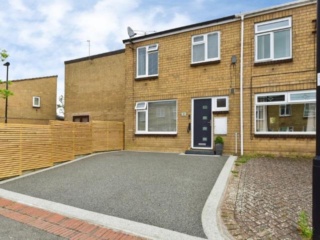 3 bedroom terraced house for sale