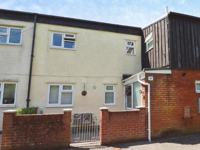 3 bedroom terraced house for sale