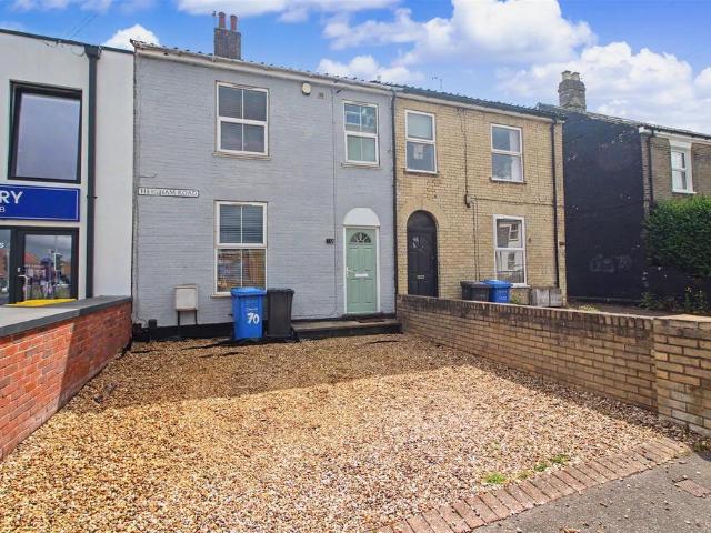 3 bedroom terraced house for sale