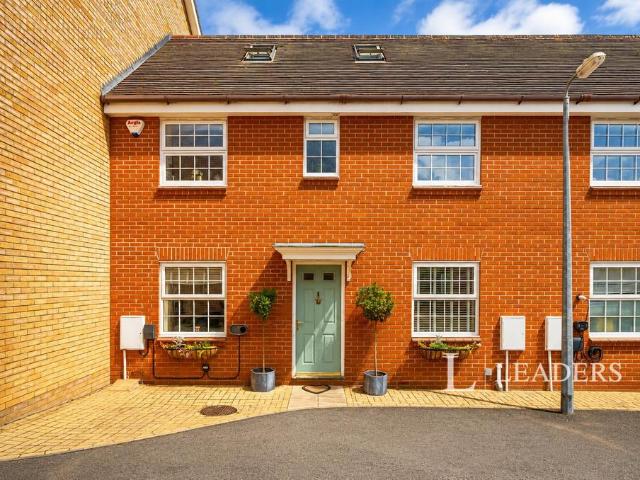 3 bedroom terraced house for sale