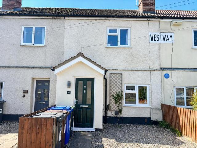 3 bedroom terraced house for sale