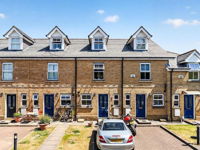 3 bedroom terraced house for sale