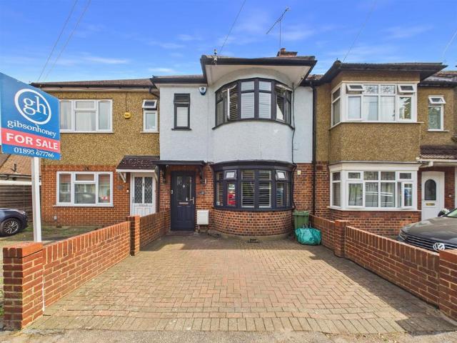 3 bedroom terraced house for sale