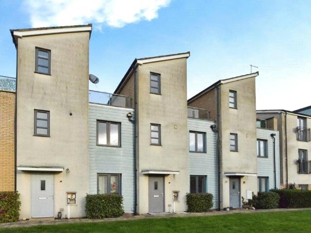 3 bedroom terraced house for sale