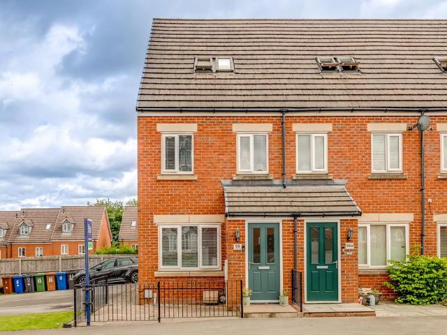3 bedroom terraced house for sale