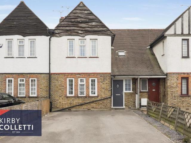 3 bedroom terraced house for sale