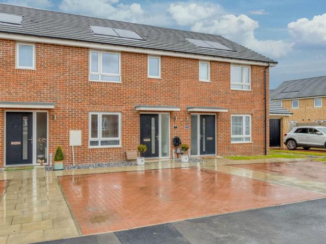 3 bedroom terraced house for sale