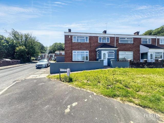 3 bedroom terraced house for sale