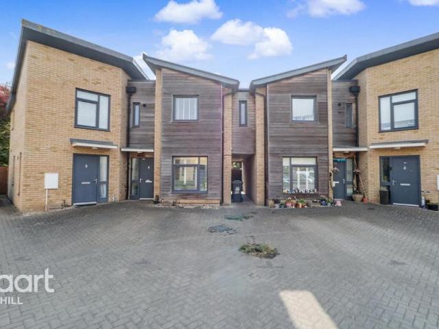 3 bedroom terraced house for sale