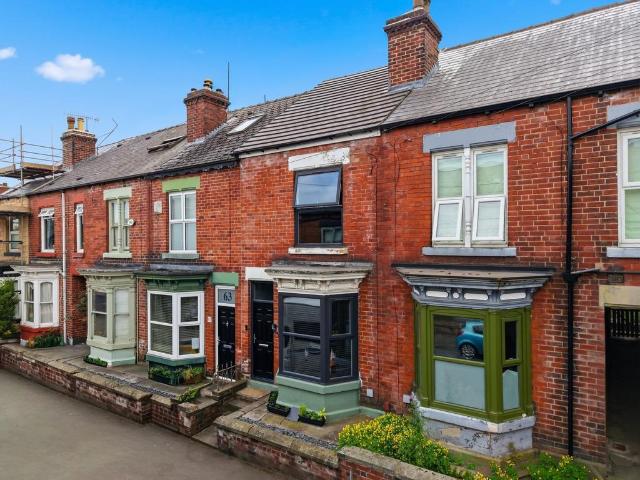 3 bedroom terraced house for sale