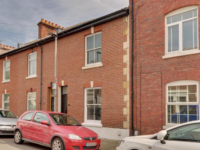 3 bedroom terraced house for sale