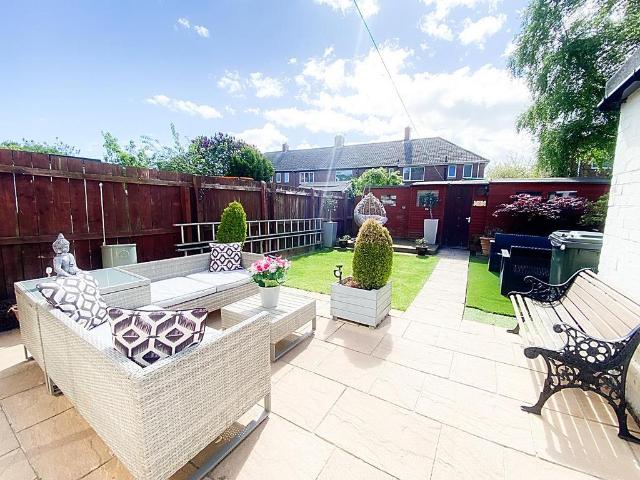 3 bedroom terraced house for sale