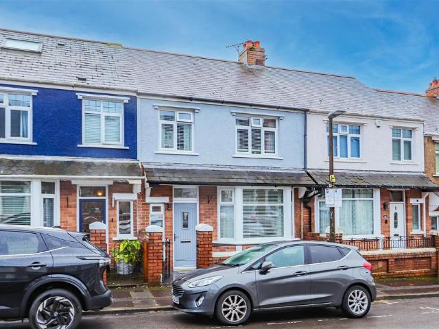 3 bedroom terraced house for sale