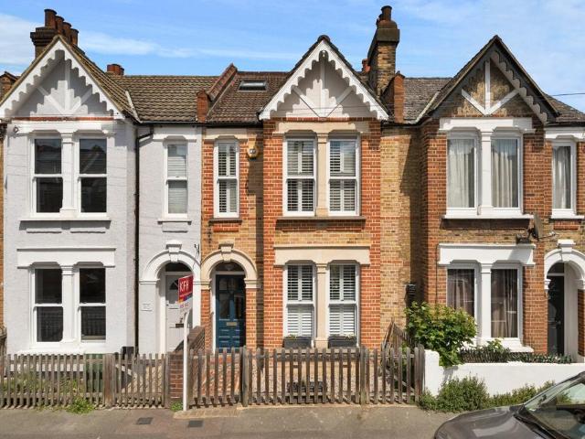 3 bedroom terraced house for sale