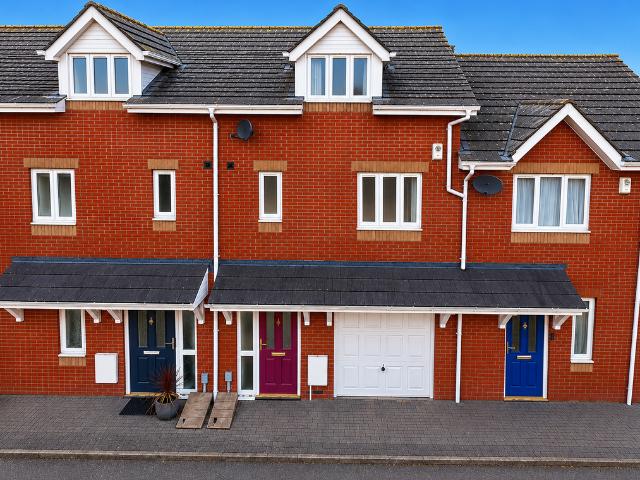3 bedroom terraced house for sale